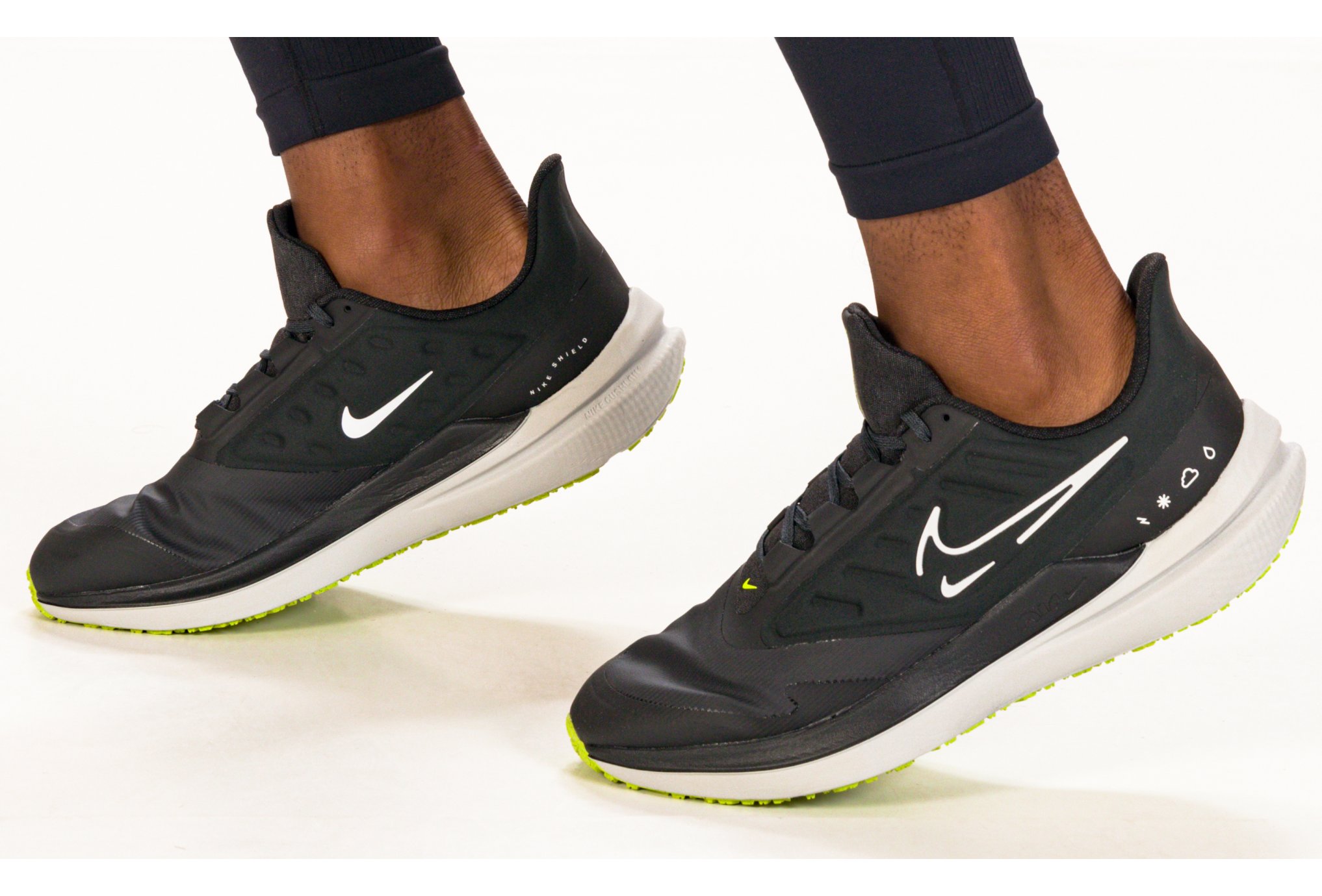 Nike Air Winflo 9 Shield en promoción | Hombre Zapatillas Carrera Nike