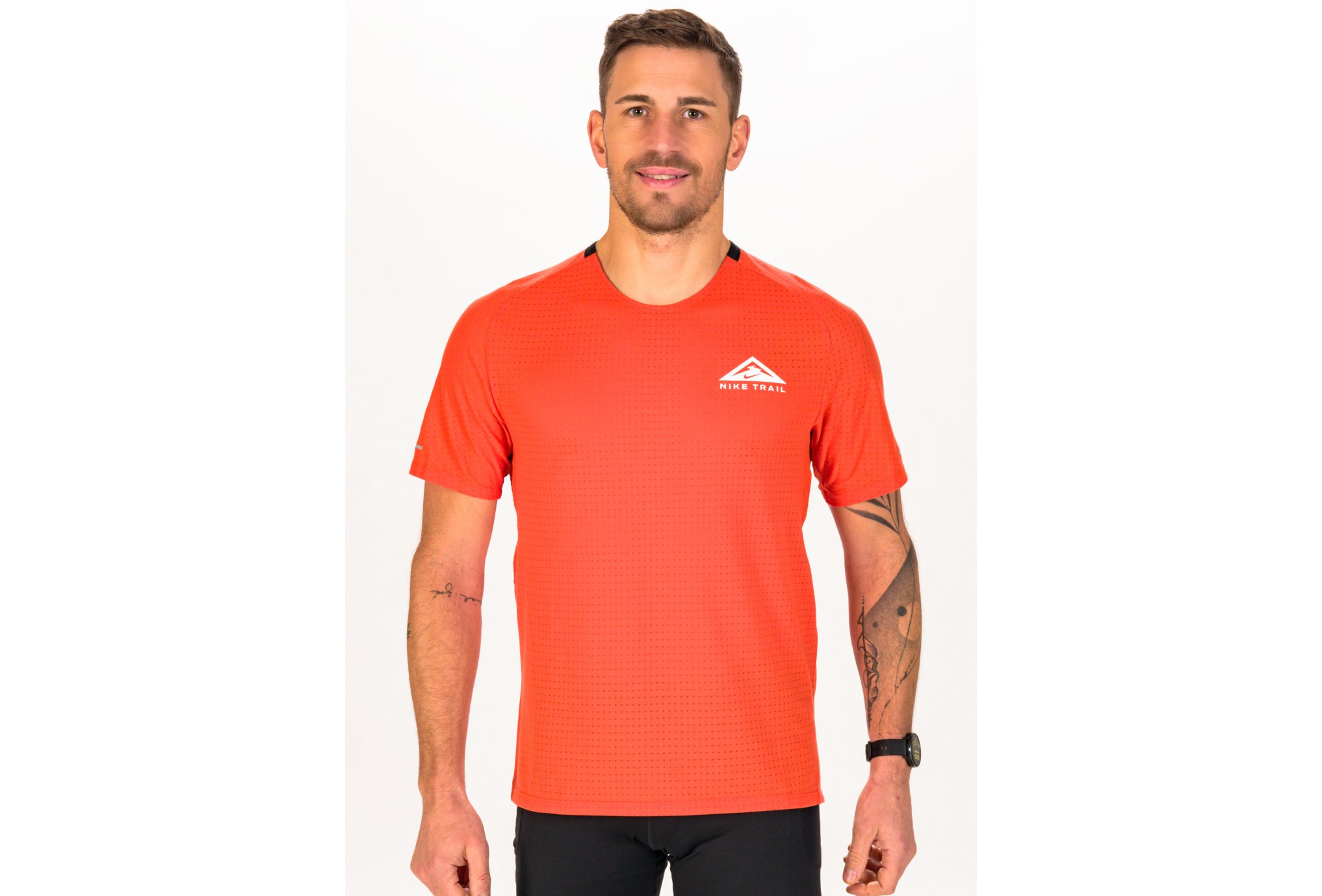 Nike camiseta manga corta Trail Solar Chase en promoción | Hombre Ropa ...